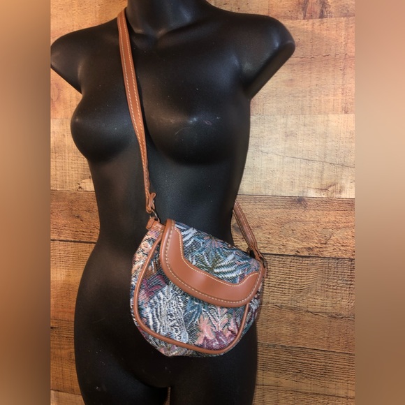 Vintage | Bags | Vintage Tapestry Crossbody Bag | Poshmark